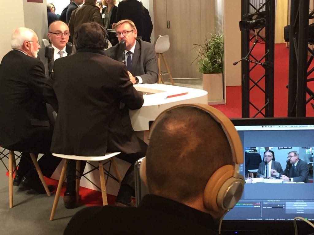 En prise directe avec les maires - Enseignement Catholique